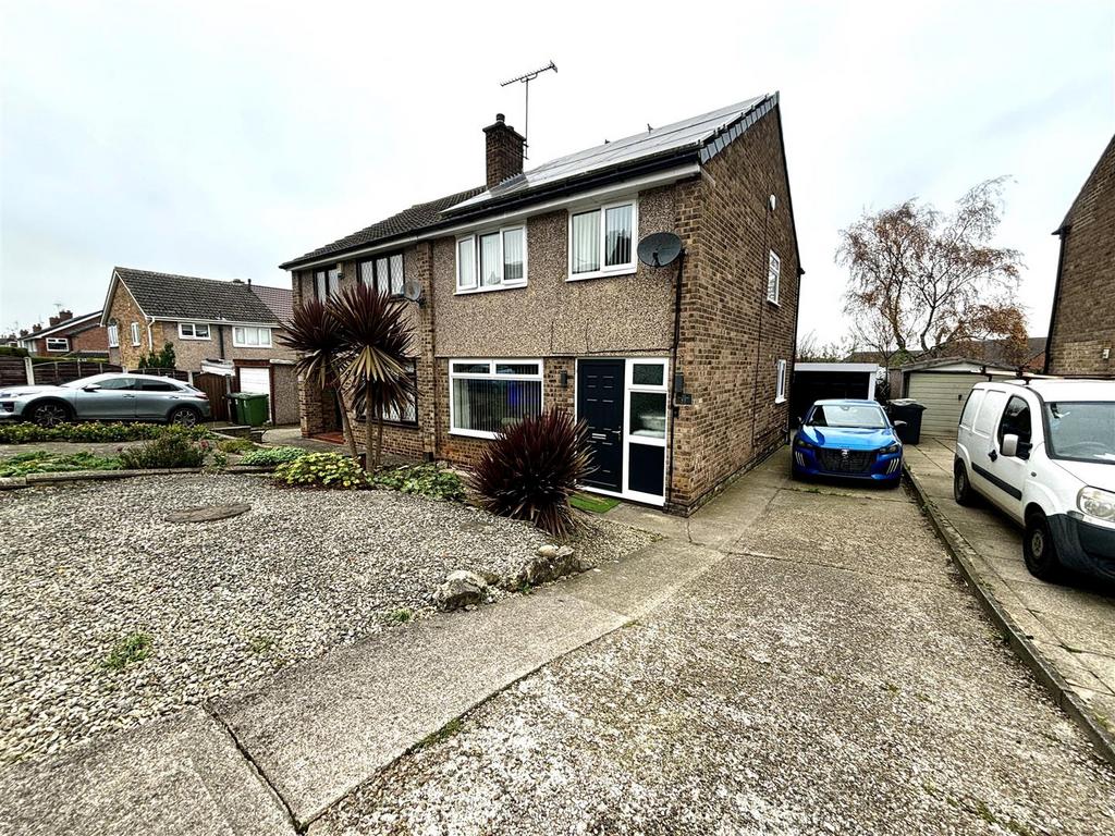 Severn Drive, Garforth, Leeds 3 bed semi-detached house - £250,000