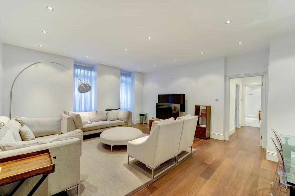 Savoy Court, Covent Garden, London, WC2R 2 bed flat for sale - £1,750,000