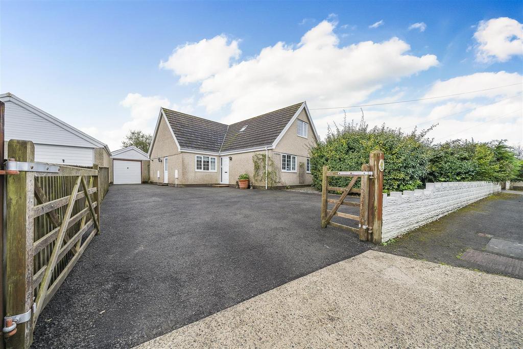 Pencaerfenni Park, Crofty, Swansea 4 bed detached bungalow for sale - £ ...