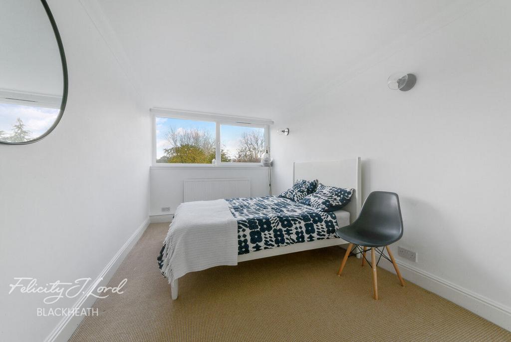 Master Gunner Place, LONDON 2 bed apartment for sale - £305,000