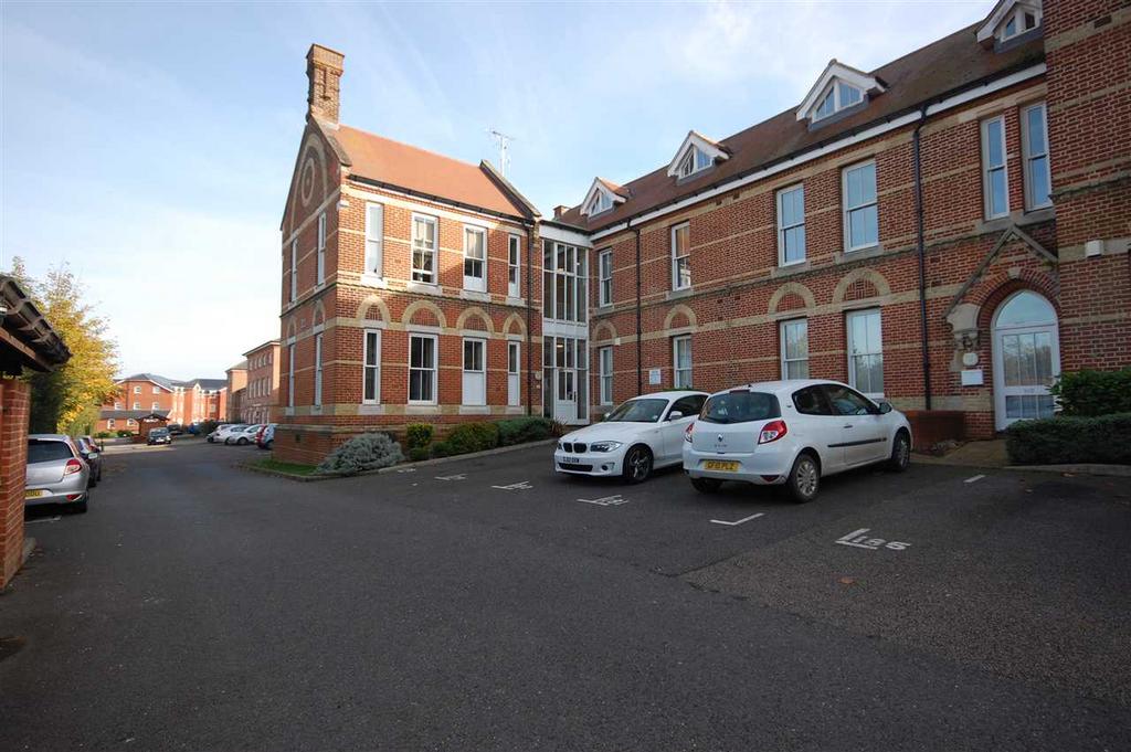 George Roche Road, Canterbury 1 bed apartment - £1,050 pcm (£242 pw)