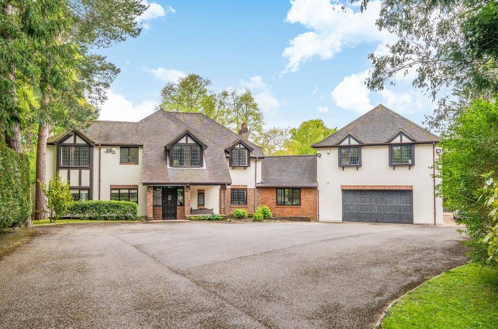 Pinelands Road, Chilworth... 6 bed detached house - £1,800,000