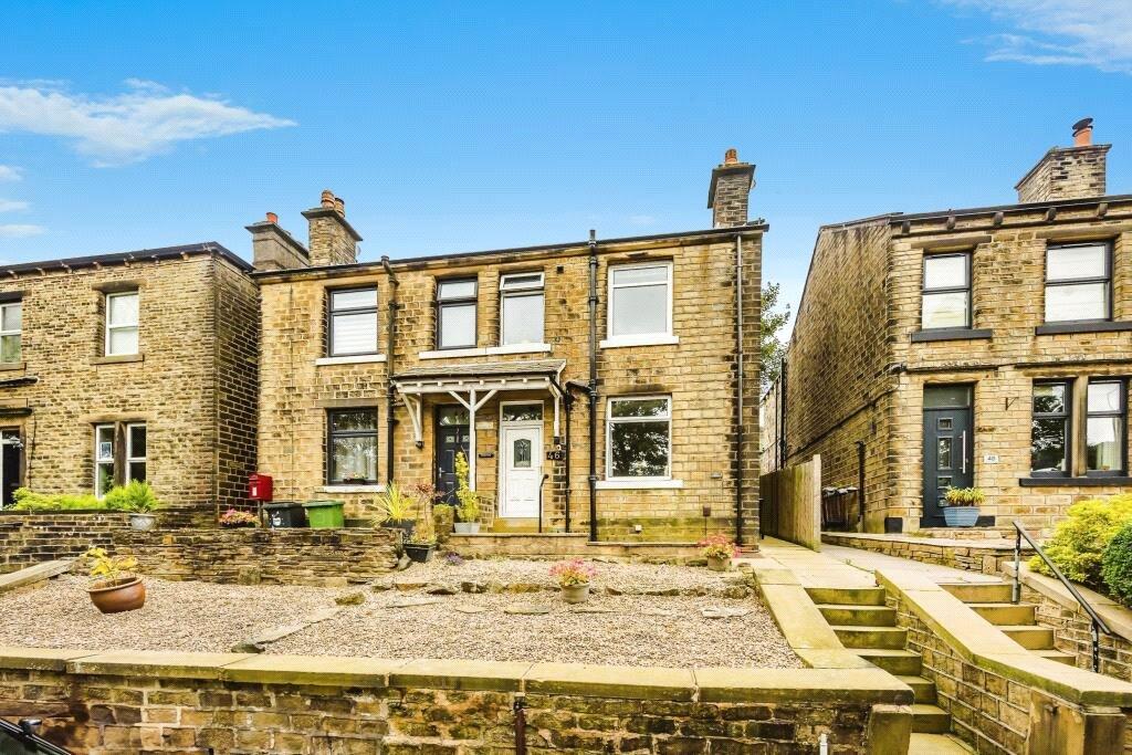 Manchester Road, Slaithwaite... 2 bed semi-detached house - £250,000