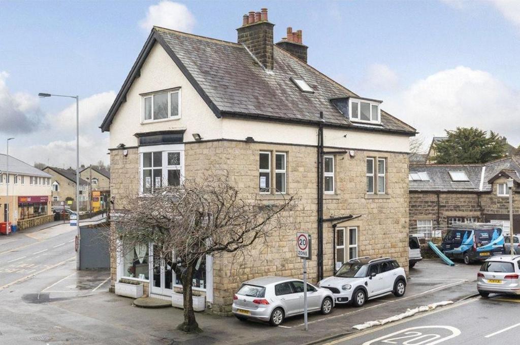 Bradford Road, Menston 2 bed apartment - £800 pcm (£185 pw)