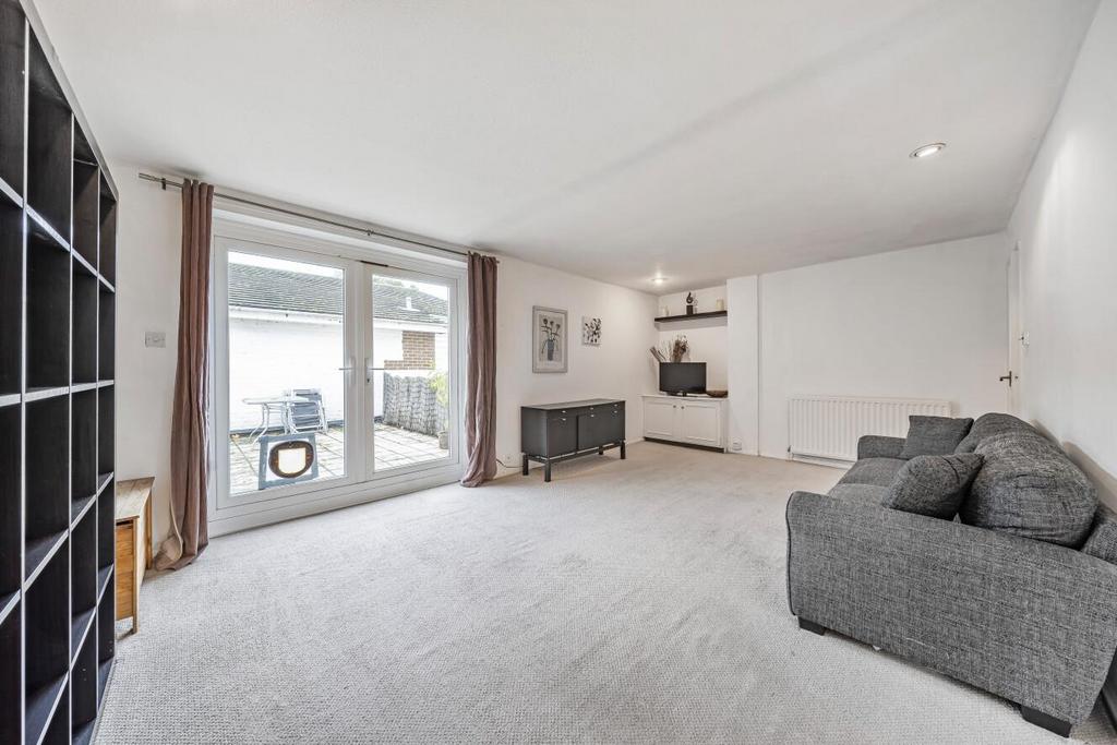 Clarence Avenue, Clapham 2 bed flat - £500,000