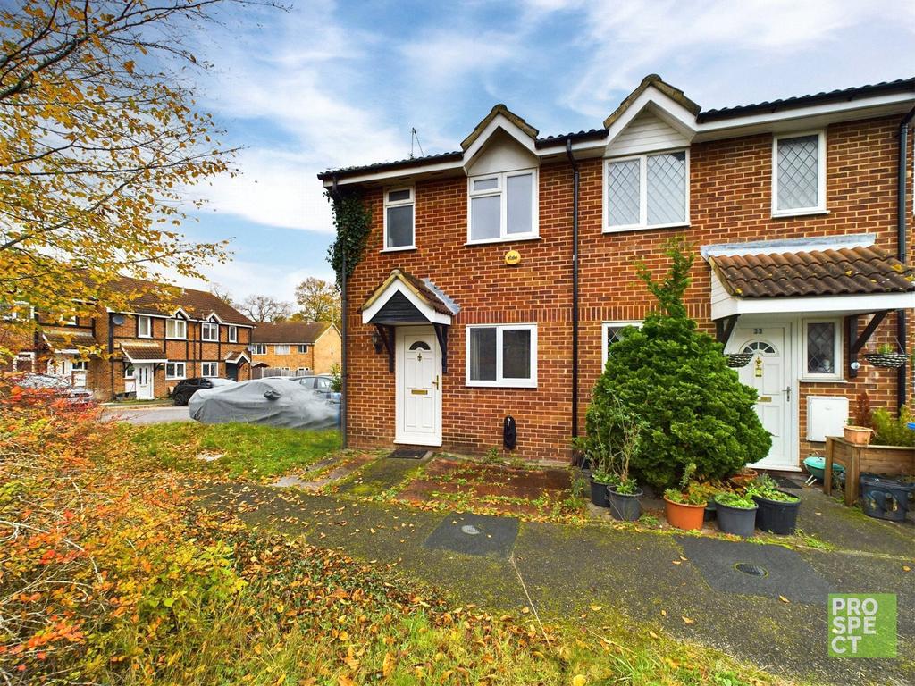 Radcliffe Way, Bracknell, Berkshire... 2 bed end of terrace house - £ ...