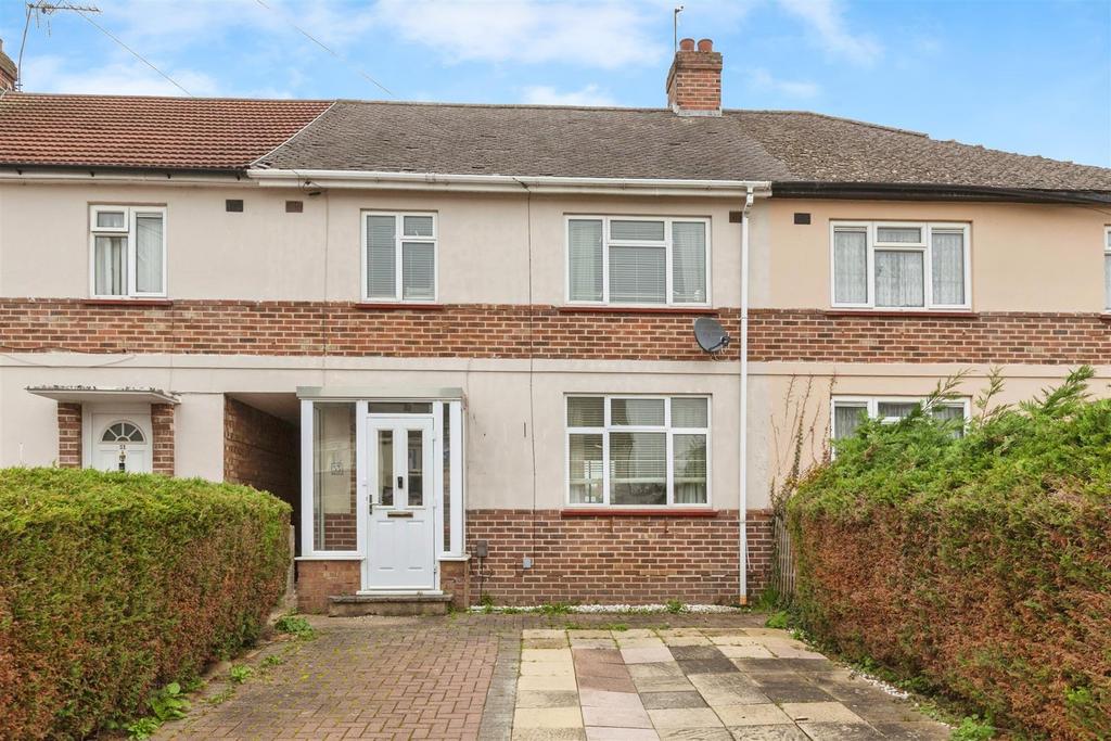 Blumfield Crescent, Slough 3 bed terraced house for sale - £475,000
