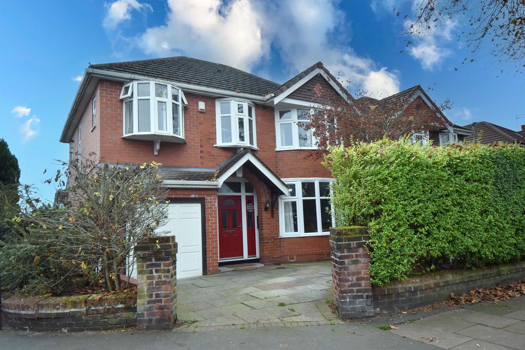 Canterbury Road, Davyhulme, M41 4 bed detached house - £450,000