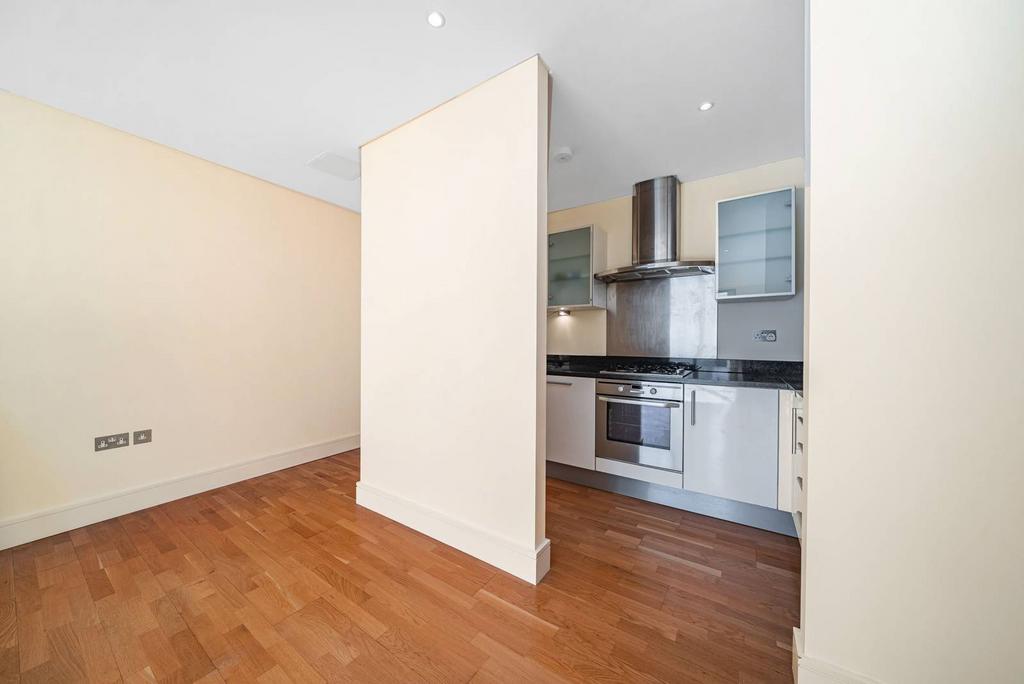 Trafalgar Point, Islington, London, N1 1 bed flat - £2,500 pcm (£577 pw)