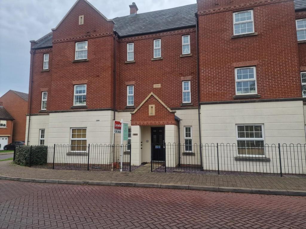 Harleston House, Deykin Road... 1 bed flat - £800 pcm (£185 pw)