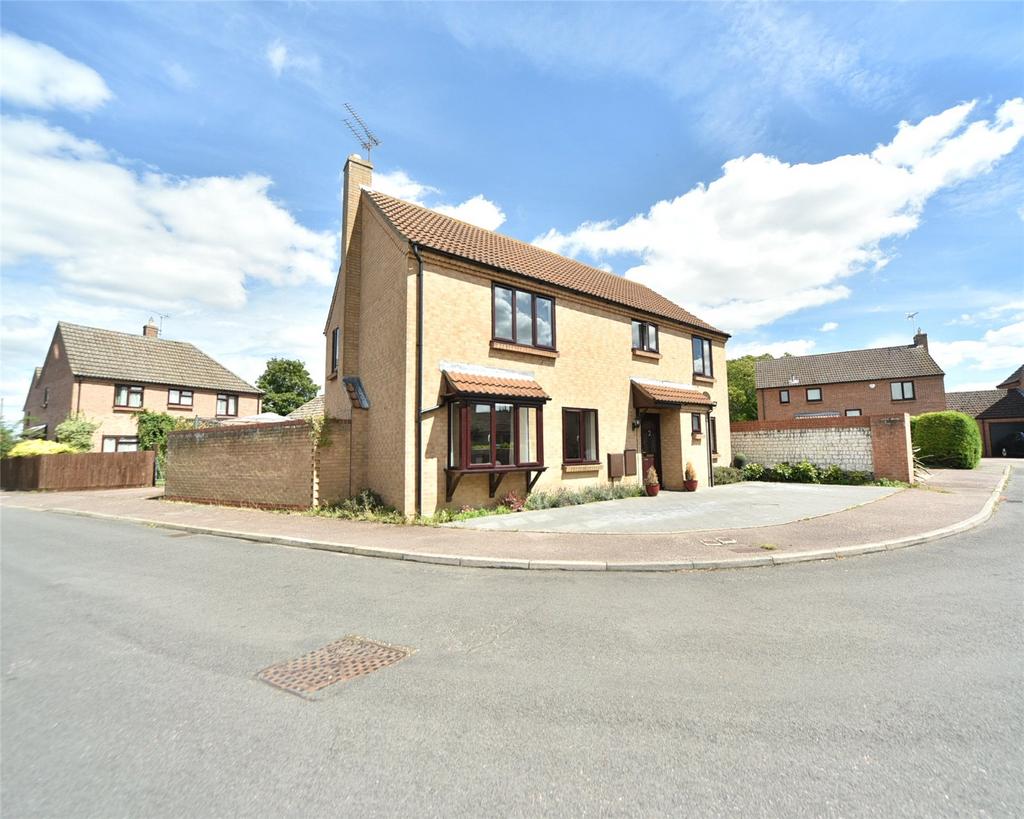 Churchill Drive, Mildenhall, Bury St.... 4 bed detached house - £1,650 ...