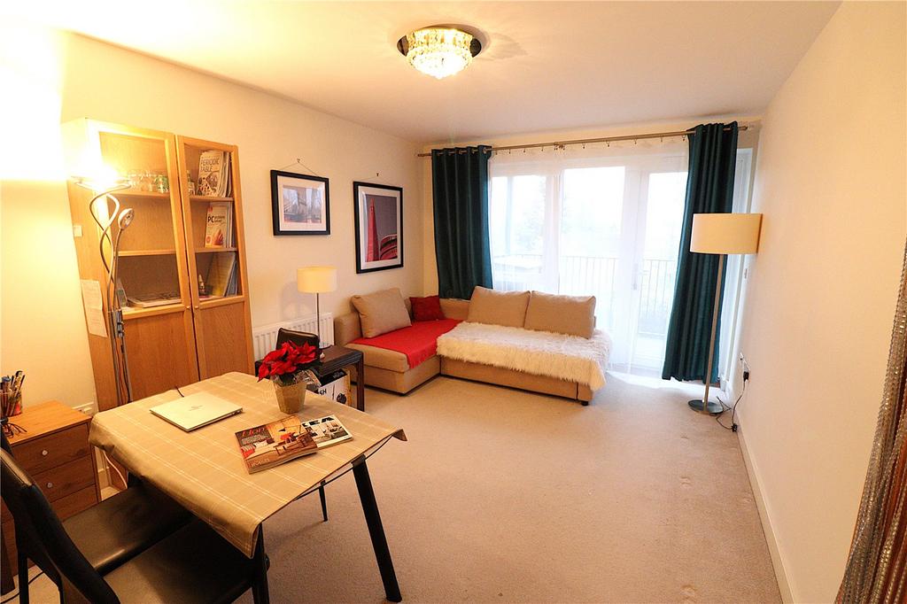 Globe Court, London NW9 2 bed apartment - £2,100 pcm (£485 pw)