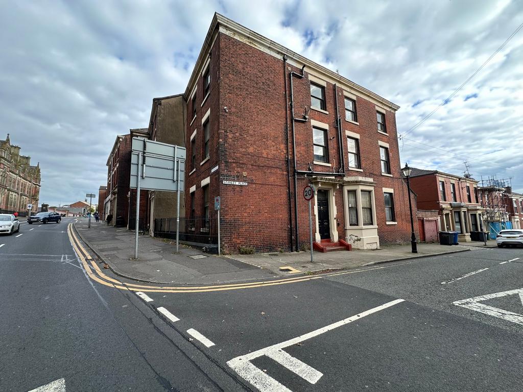 Fishergate Hill, Preston, PR1 Block of apartments - £550,000
