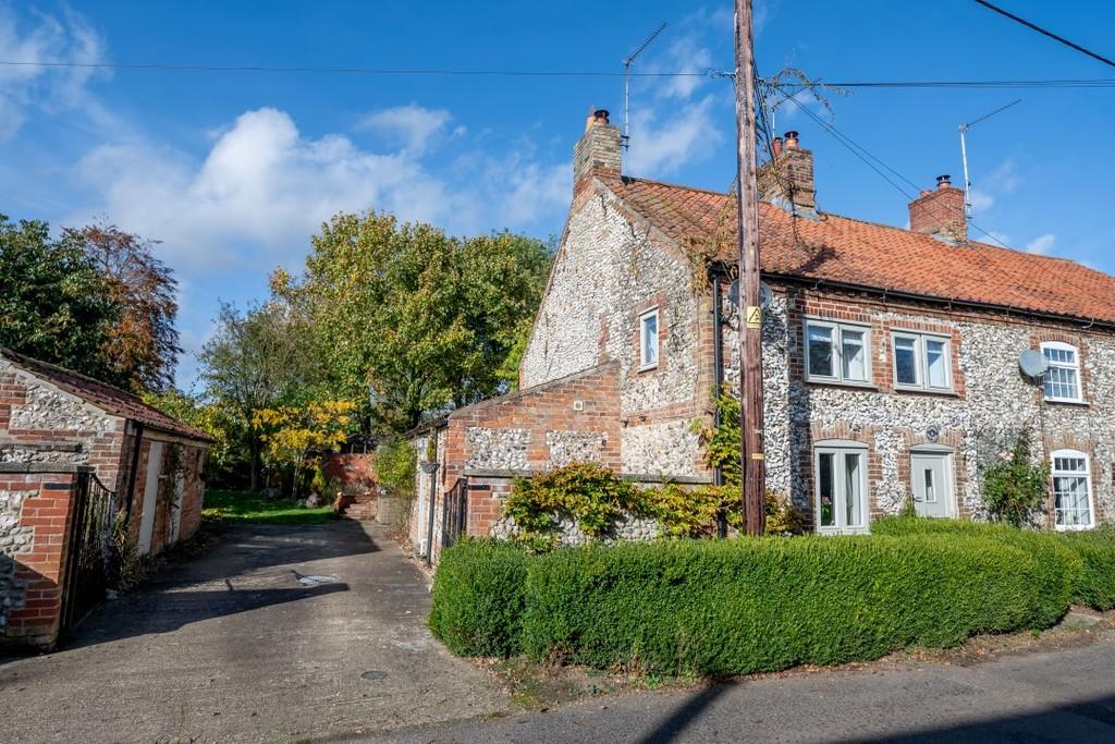 East Rudham 2 bed cottage for sale - £340,000