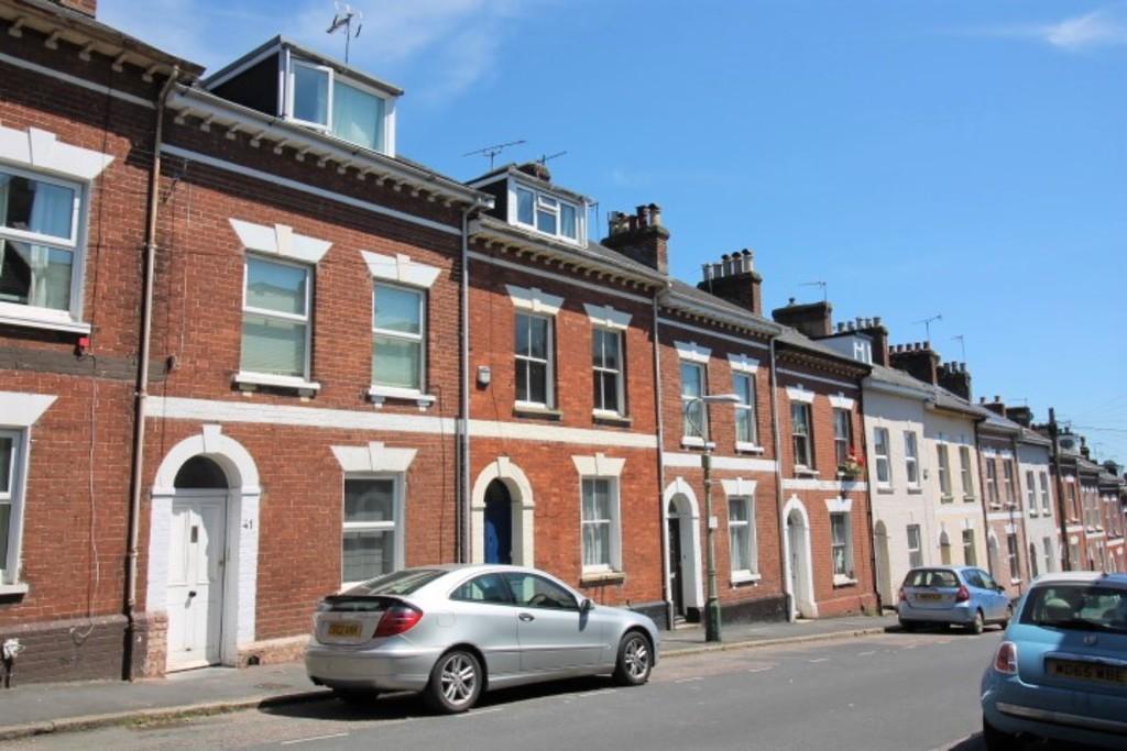 Victoria Street, Exeter EX4 2 bed ground floor flat - £1,100 pcm (£254 pw)