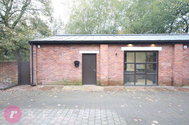 Chamber House Farm, Heywood OL10 3 bed bungalow - £225,000