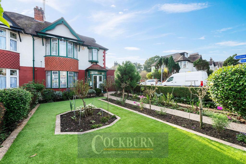 Chinbrook Road, Grove Park, London SE12 5 bed semi-detached house - £ ...