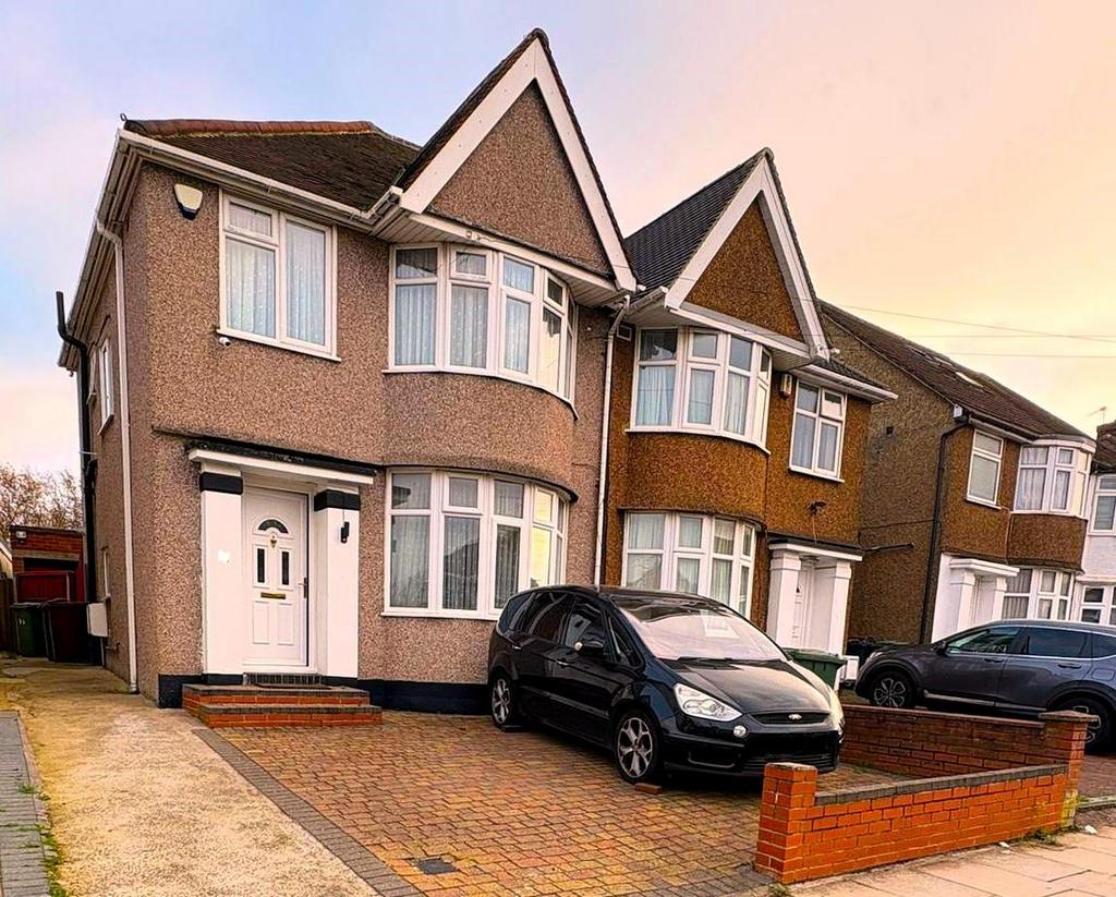 Merlin Crescent, Edgware 3 bed semi-detached house - £574,950