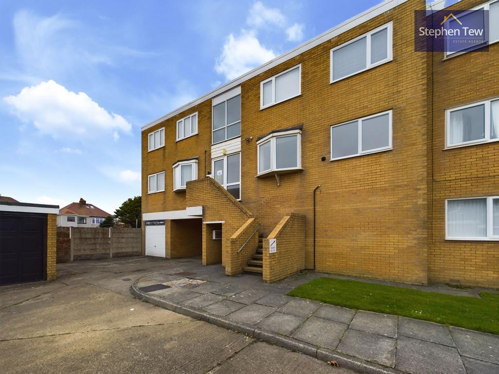 Park View Court, Blackpool, FY4 2 bed apartment for sale - £90,000