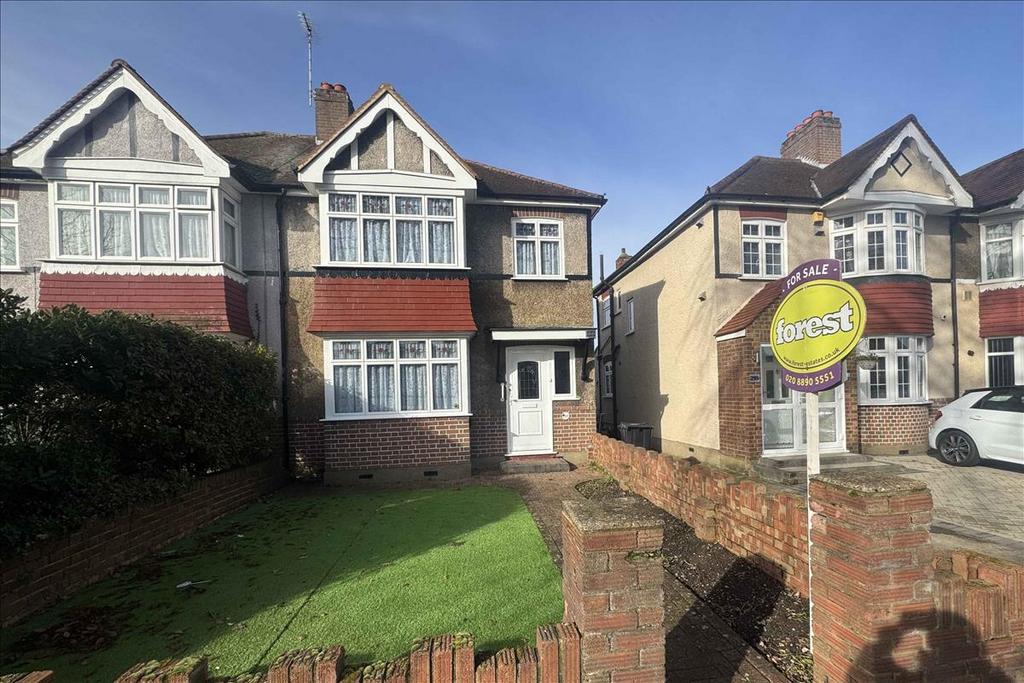 Hounslow Road, Hanworth, Middlesex, TW13 3 bed semi-detached house - £ ...