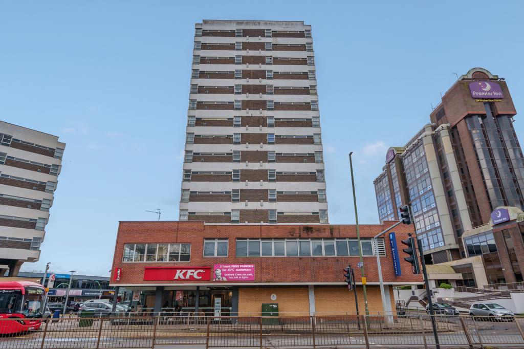 Staines Road West, ... 2 bed apartment - £1,600 pcm (£369 pw)