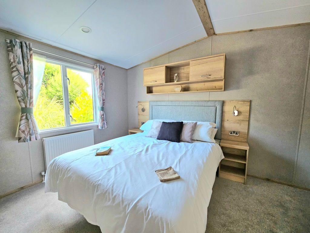 Dawlish Sands Holiday Park 2 bed lodge - £96,500