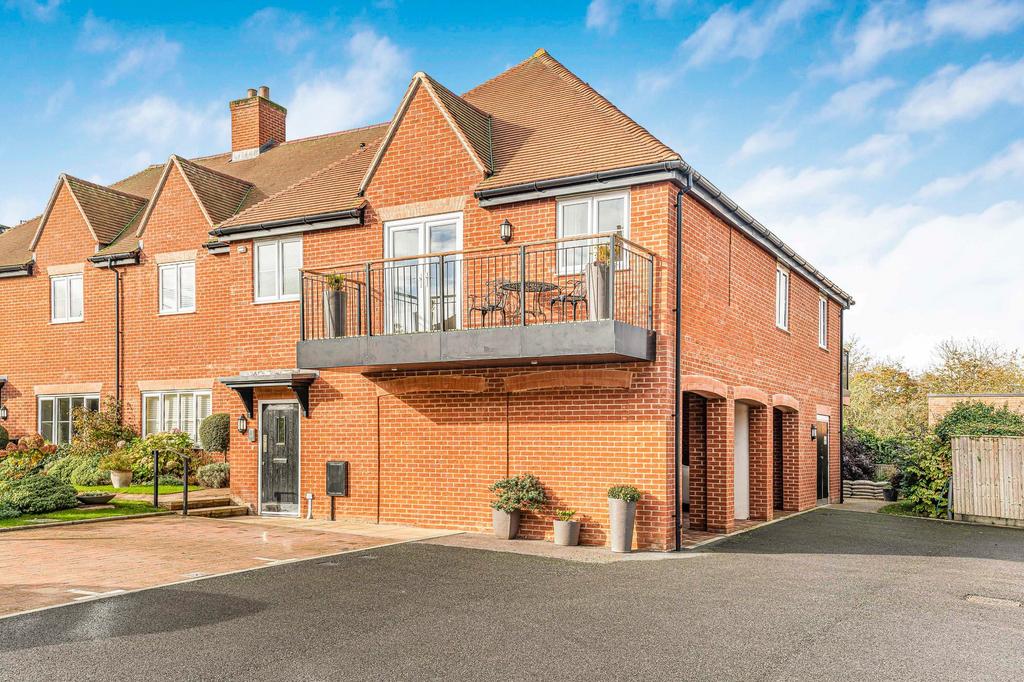 The Sidings, Wheatley, OX33 2 bed flat - £465,000