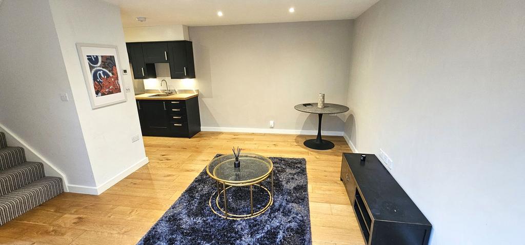 Observatory Road, London, SW14 7QB 1 bed detached house - £2,000 pcm (£ ...