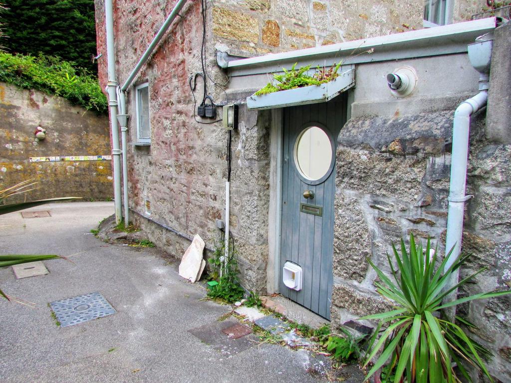 Elms Close Terrace, Penzance TR18 2 bed end of terrace house for sale ...
