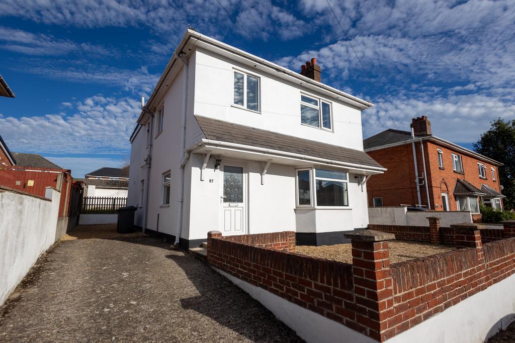 Ripon Road, Charminster, Bournemouth 6 bed house - £3,150 pcm (£727 pw)