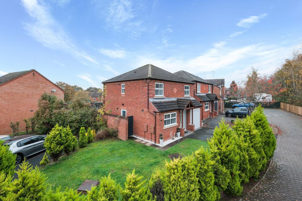 Bolton Avenue, Worcester, WR4 0ST 4 bed detached house - £385,000
