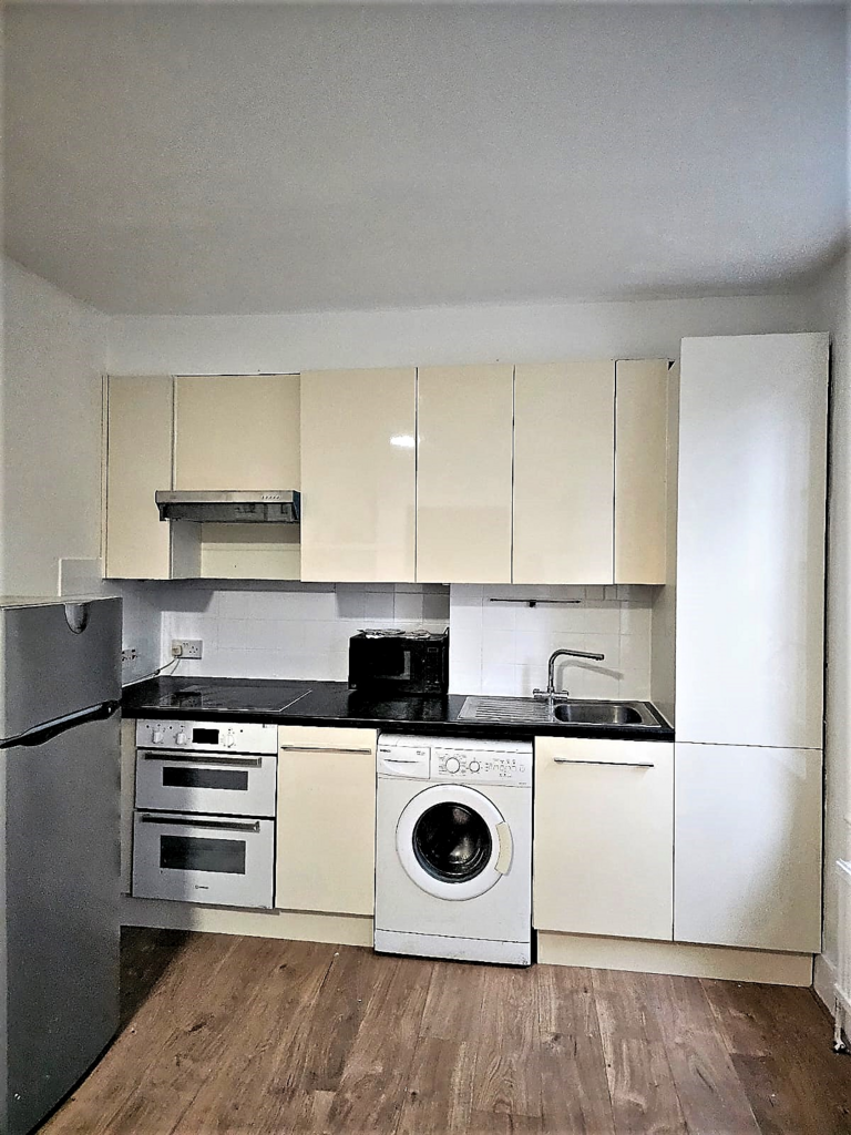 Pleasant Place, London N1 1 bed flat - £1,800 pcm (£415 pw)