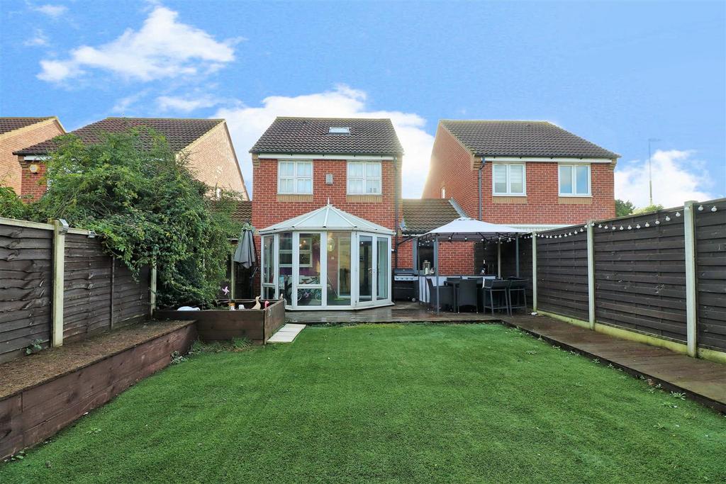 Sussex Road, Erith, Kent, DA8 3 bed link detached house - £1,995 pcm (£ ...