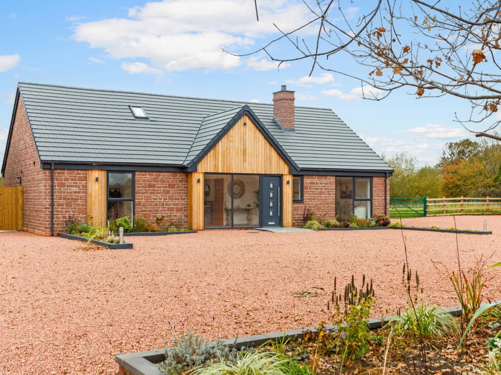 Raby Mere Road, Wirral, CH63 4 bed detached house for sale - £725,000
