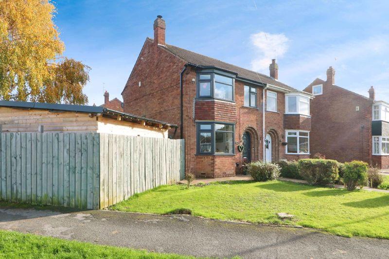 Sherwood Drive Anlaby Common 4 bed semi-detached house for sale - £250,000