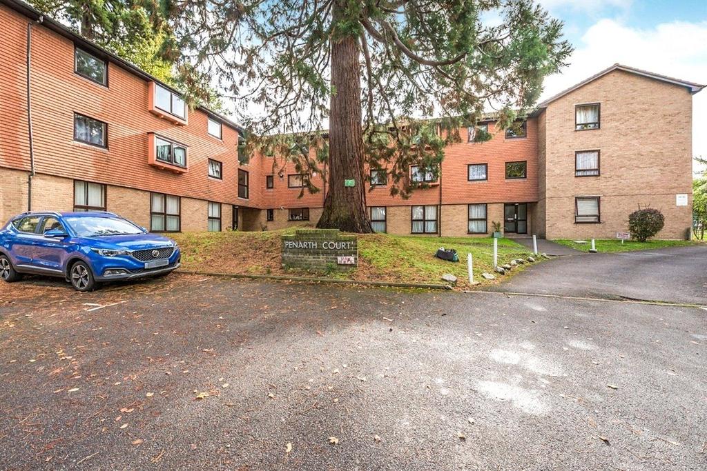 Devonshire Avenue, Sutton SM2 3 bed flat - £1,750 pcm (£404 pw)