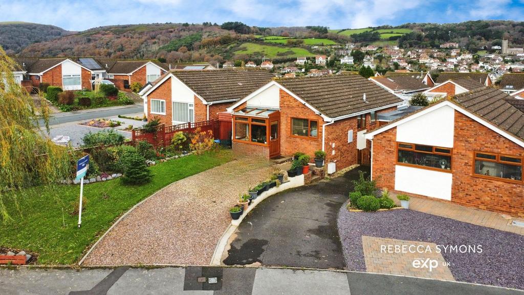 West Street, Minehead TA24 3 bed detached bungalow - £300,000