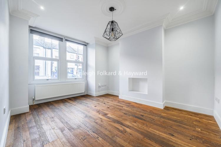 Woodbury Street Tooting SW17 2 bed flat - £2,200 pcm (£508 pw)