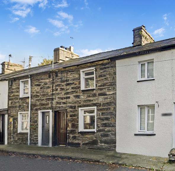 20 High Street, Talsarnau. LL47 6TY 3 bed terraced house - £129,950