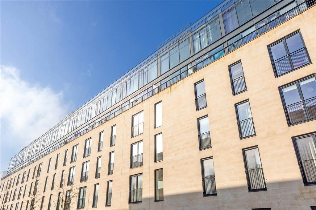 Percy Terrace, Bath, Somerset, BA2 2 bed penthouse - £749,500