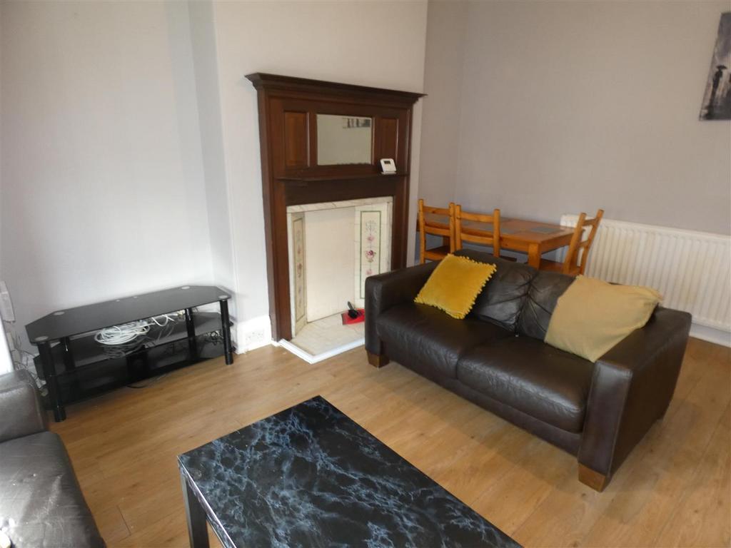 Chillingham Road Newcastle upon 4 bed terraced house - £1,600 pcm (£369 pw)