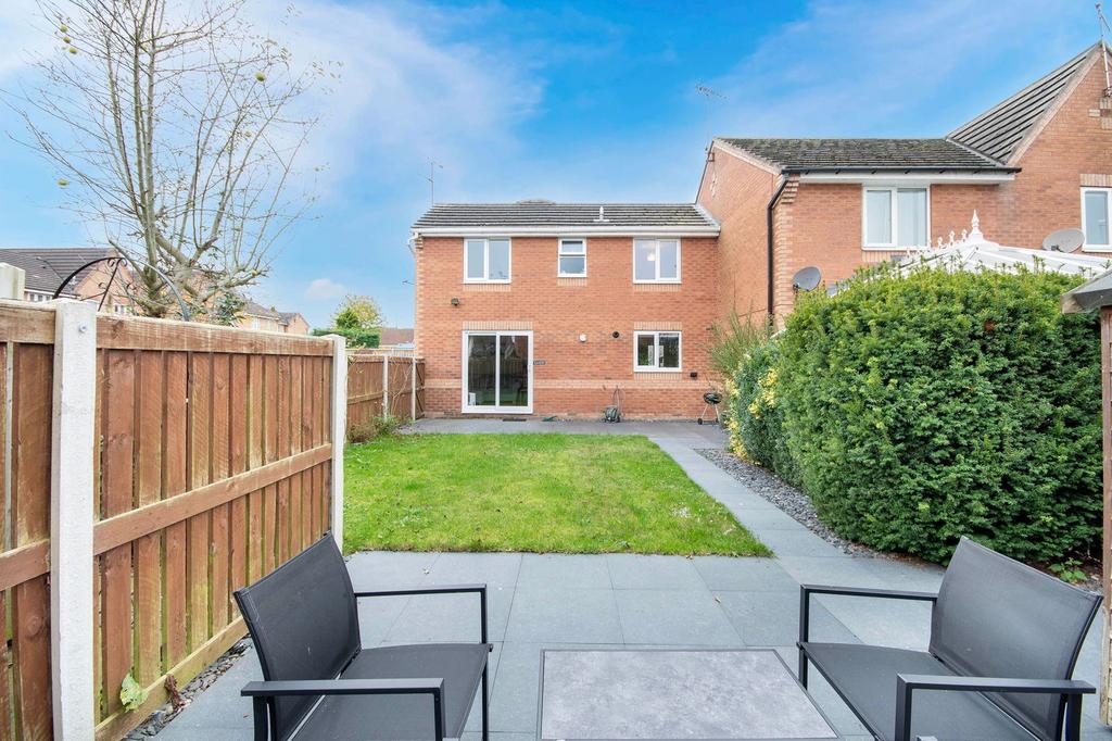 Oxton Close, Retford DN22 2 bed terraced house - £150,000