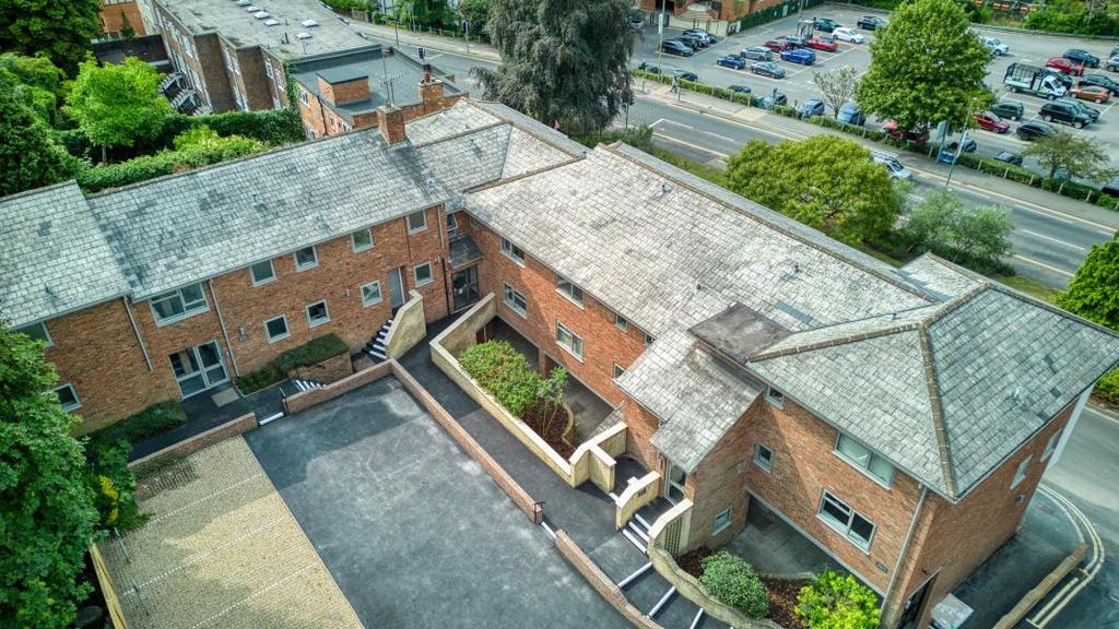 Racks Court, Guildford GU1 Studio - £1,300 pcm (£300 pw)
