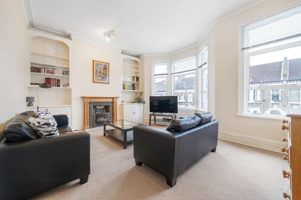 Leander Road, SW2 2 bed flat - £550,000