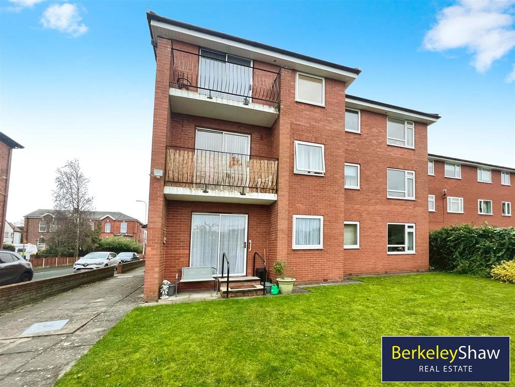 Rickerby Court, Alexandra Road... 2 bed apartment - £120,000