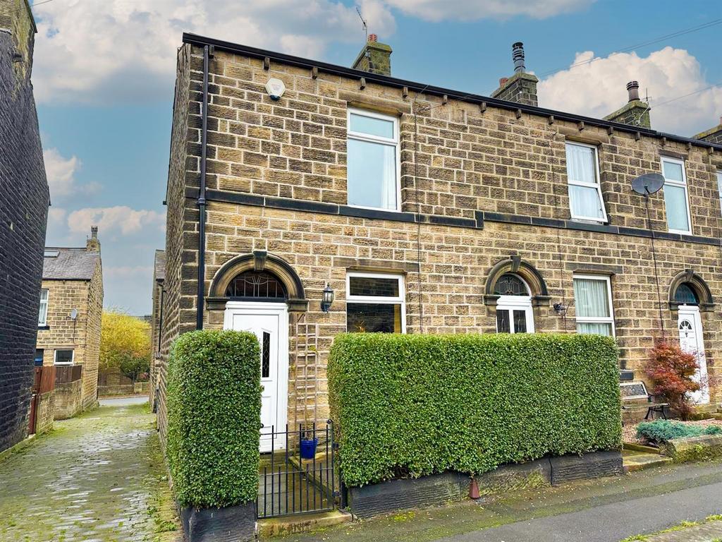 Tufton Street, Silsden 2 bed end of terrace house - £174,950