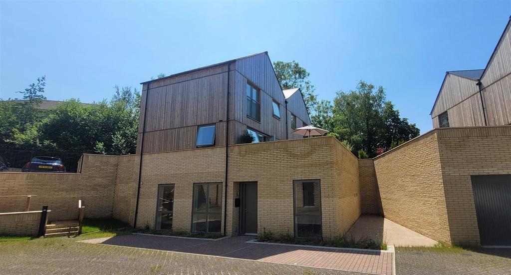 Windebanks, Box, Corsham, SN13 8FA 2 bed flat for sale - £99,000
