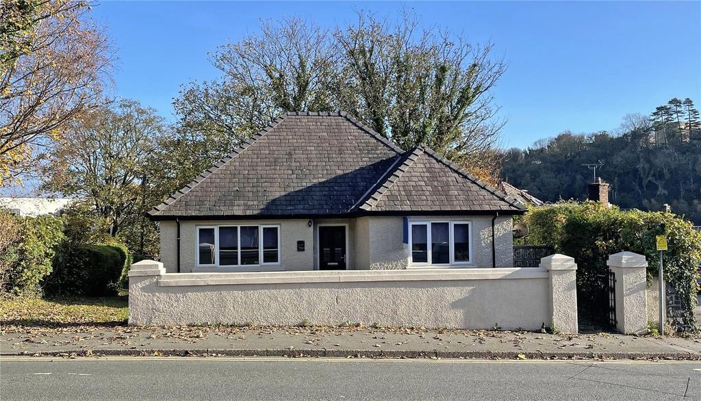 Holyhead Road, Bangor, Gwynedd, LL57 3 bed house - £200,000