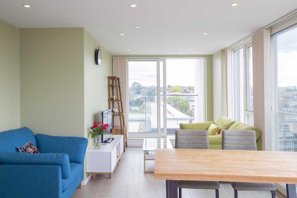 Tileman House, Putney SW15 2 bed apartment - £2,800 pcm (£646 pw)