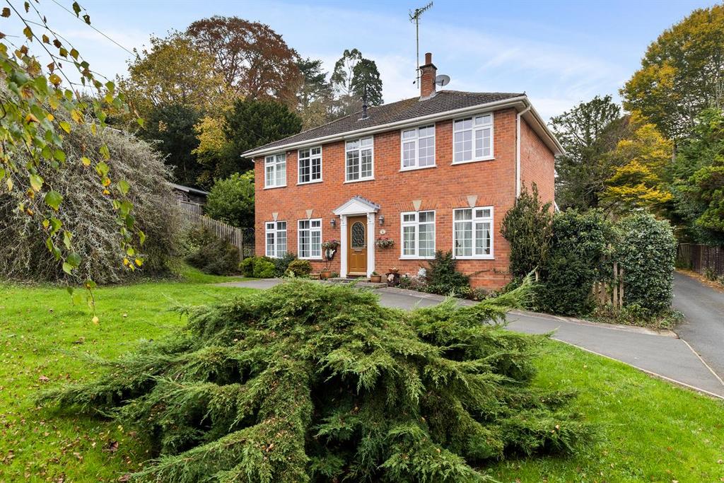14 Oaklands, Malvern, WR14 4 bed detached house - £525,000
